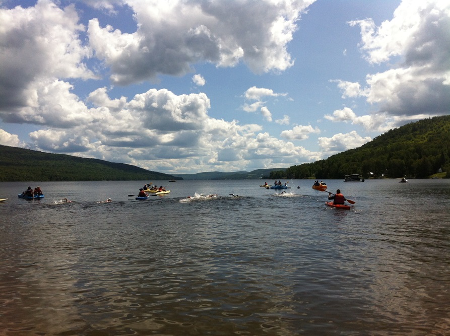 Les nageurs fidèles à la traversée du lac Pohénégamook - Nouvelles ...